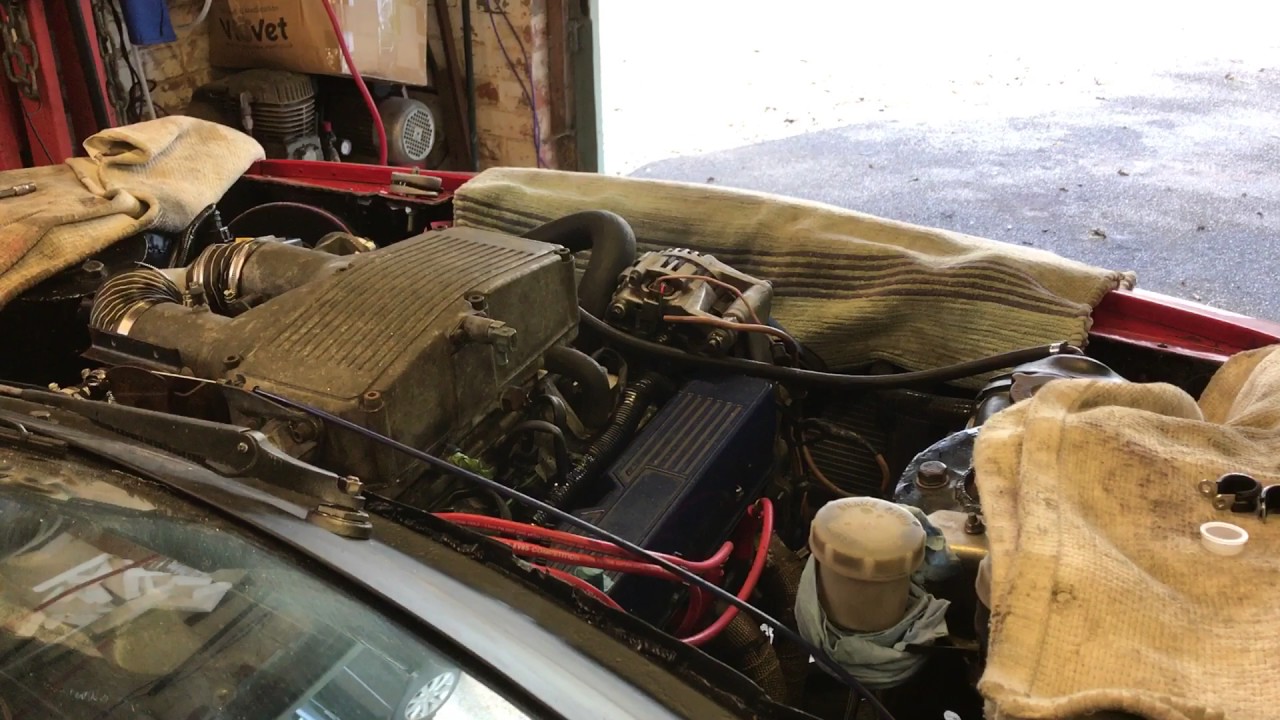 Twin Plenum TR7 V8 running - YouTube