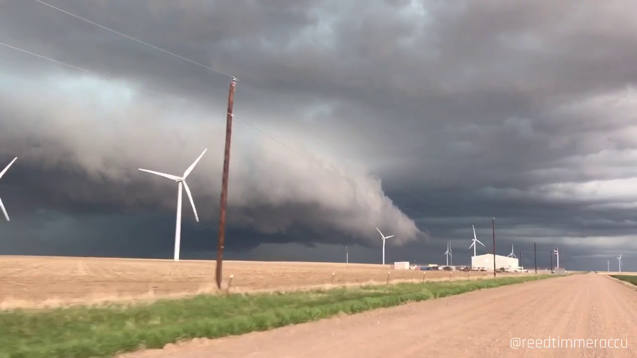 Long-track supercell, illuminated blue-green north of Limon, CO! - YouTube