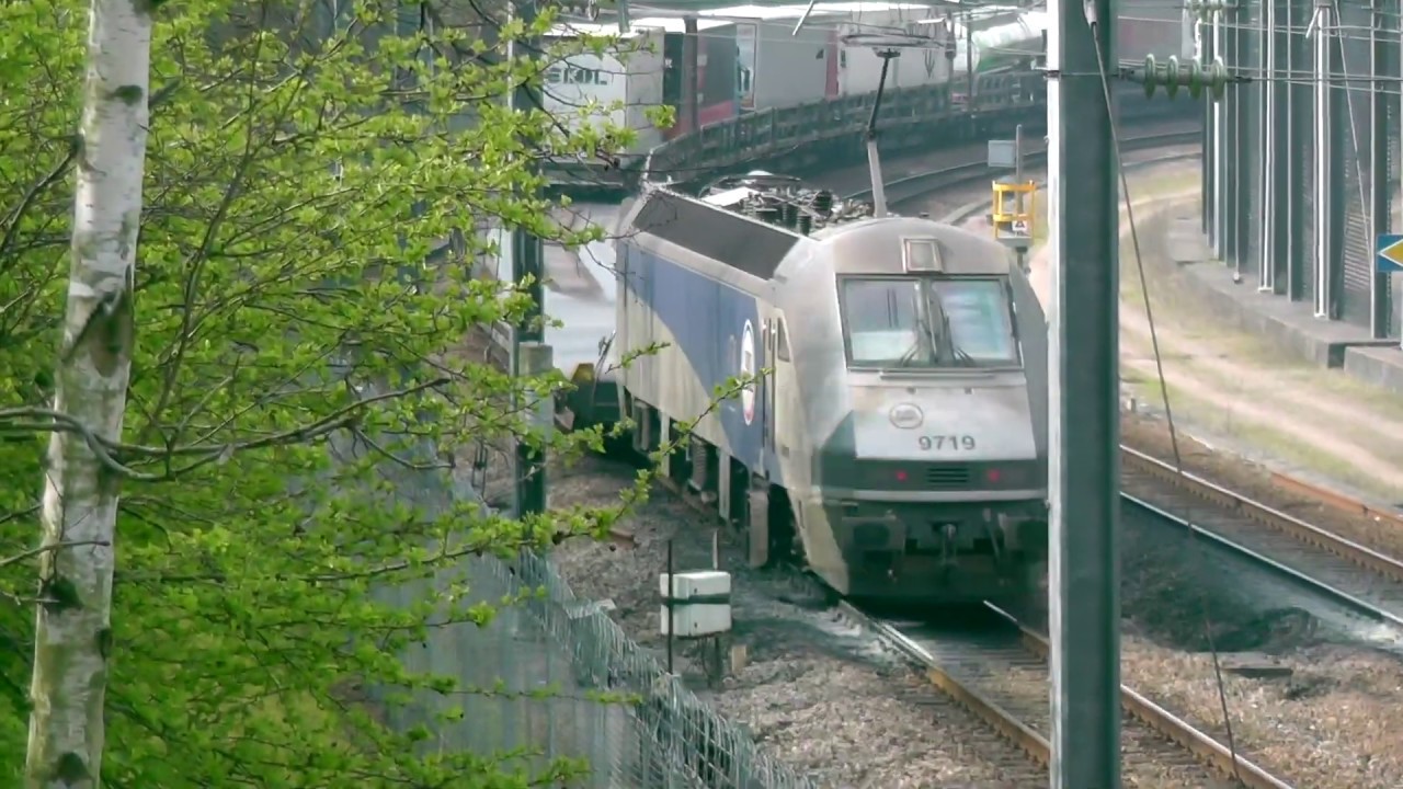 (HD) Eurotunnel Le Shuttle Trains at Cheriton, Folkestone - 27/3/14 ...