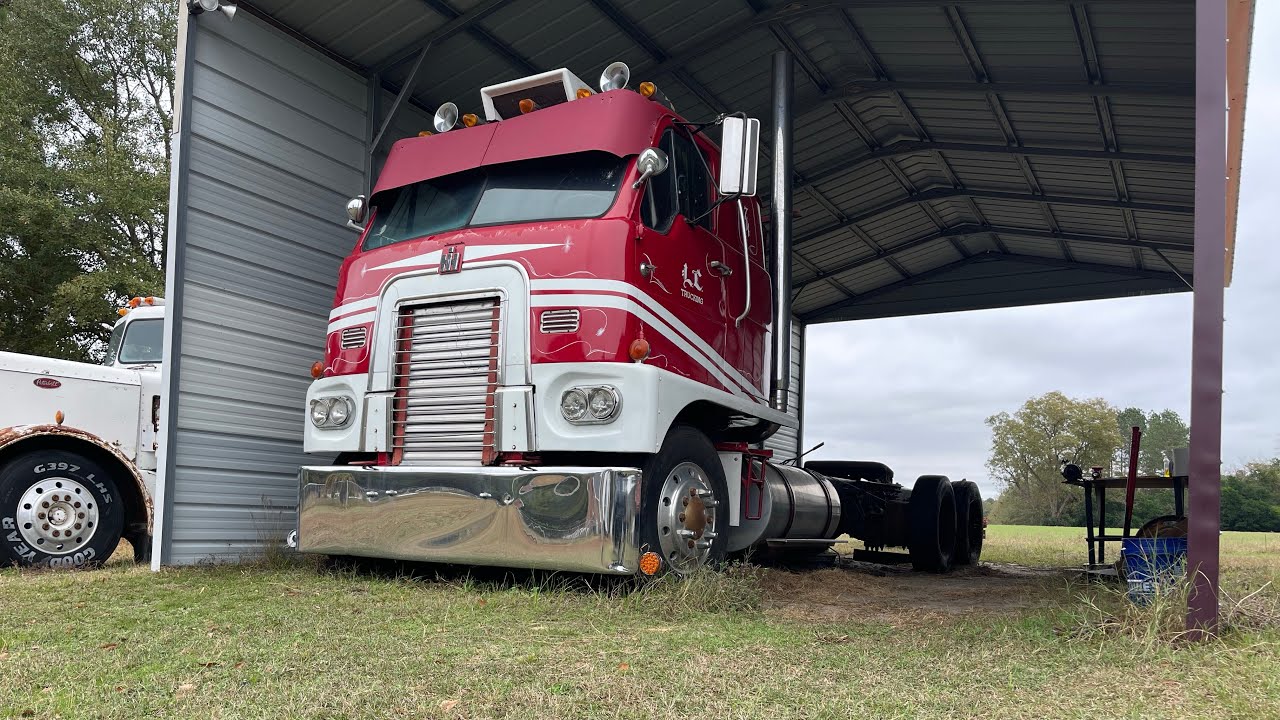 1965 International Cabover Emeryville - YouTube