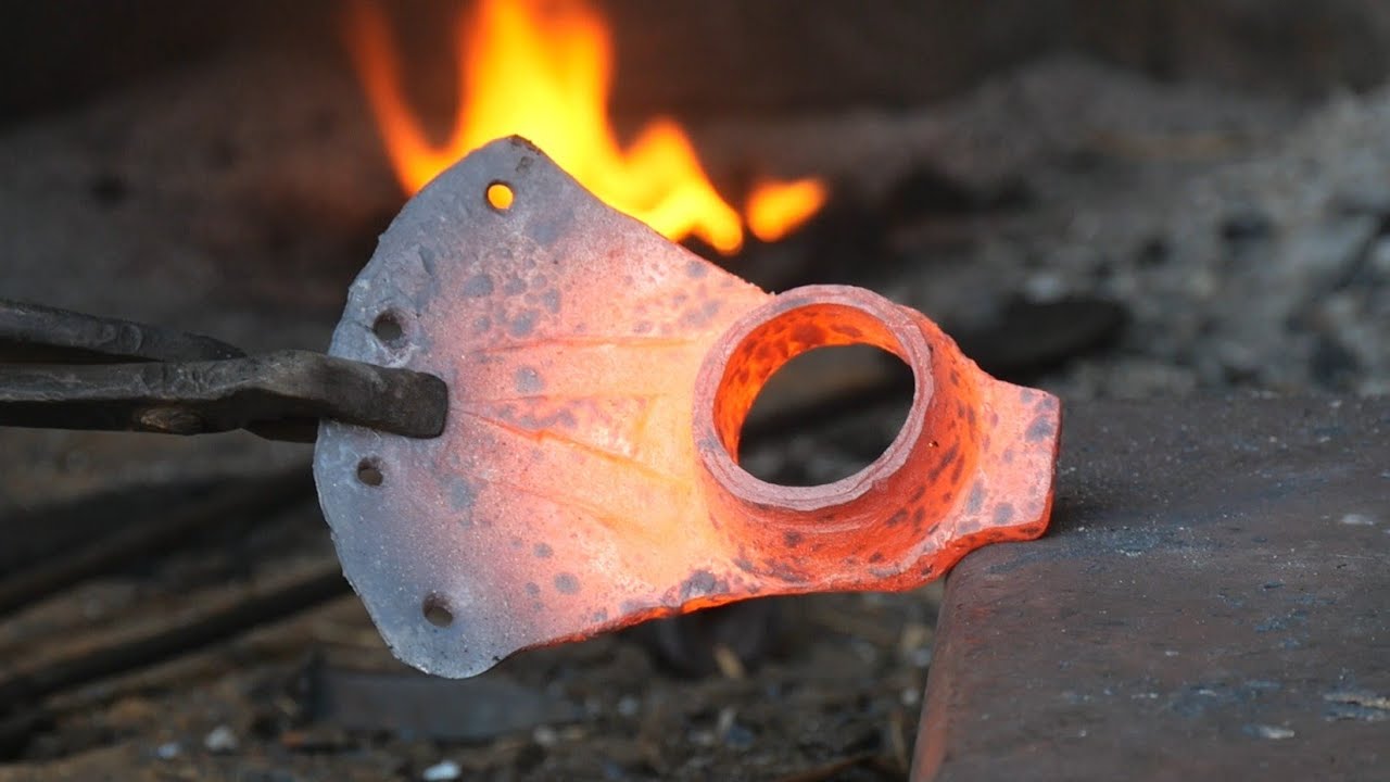 How to make phawda | process of making spade | blacksmith - YouTube