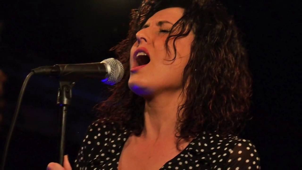 Fiorenza Calogero - Tutte 'e ssere (Pisano - Cioffi) - YouTube