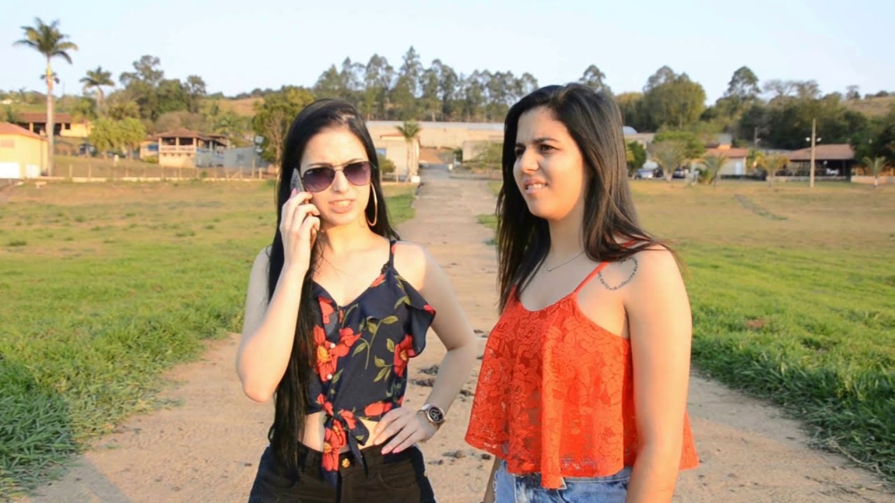Meninas Dando No Mato Fdplearn