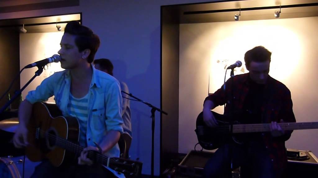 Only Seven Left - October Tune LIVE at 5&33 gallery - YouTube