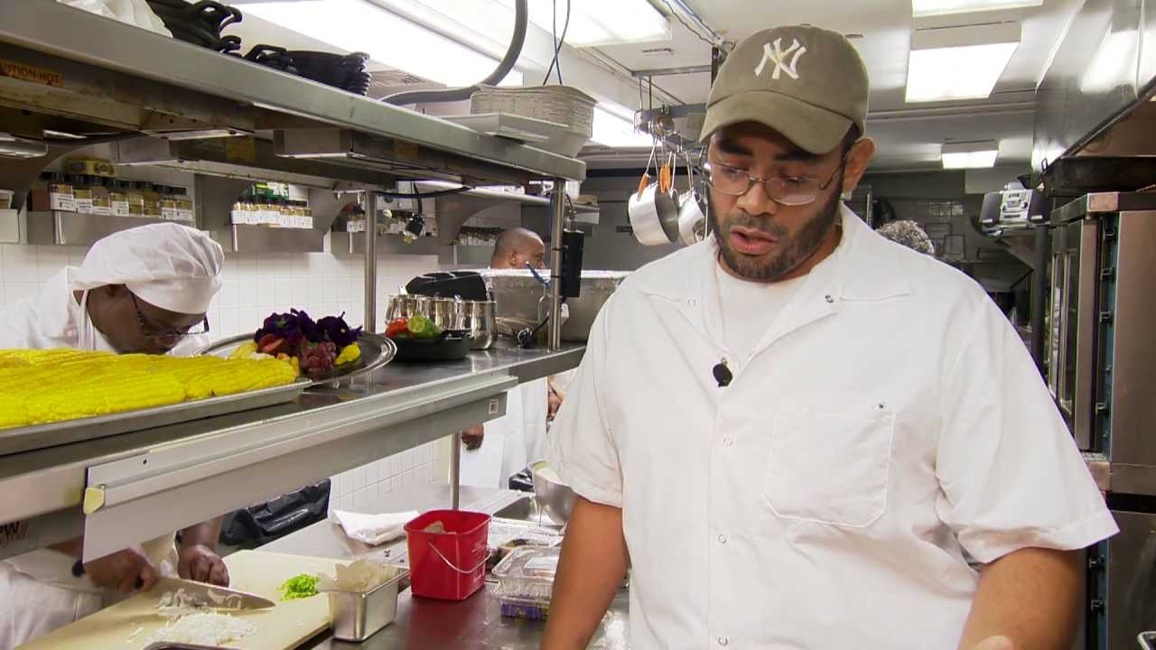 Chef James Tahhan en la cocina de Copa Cabana en New York - YouTube