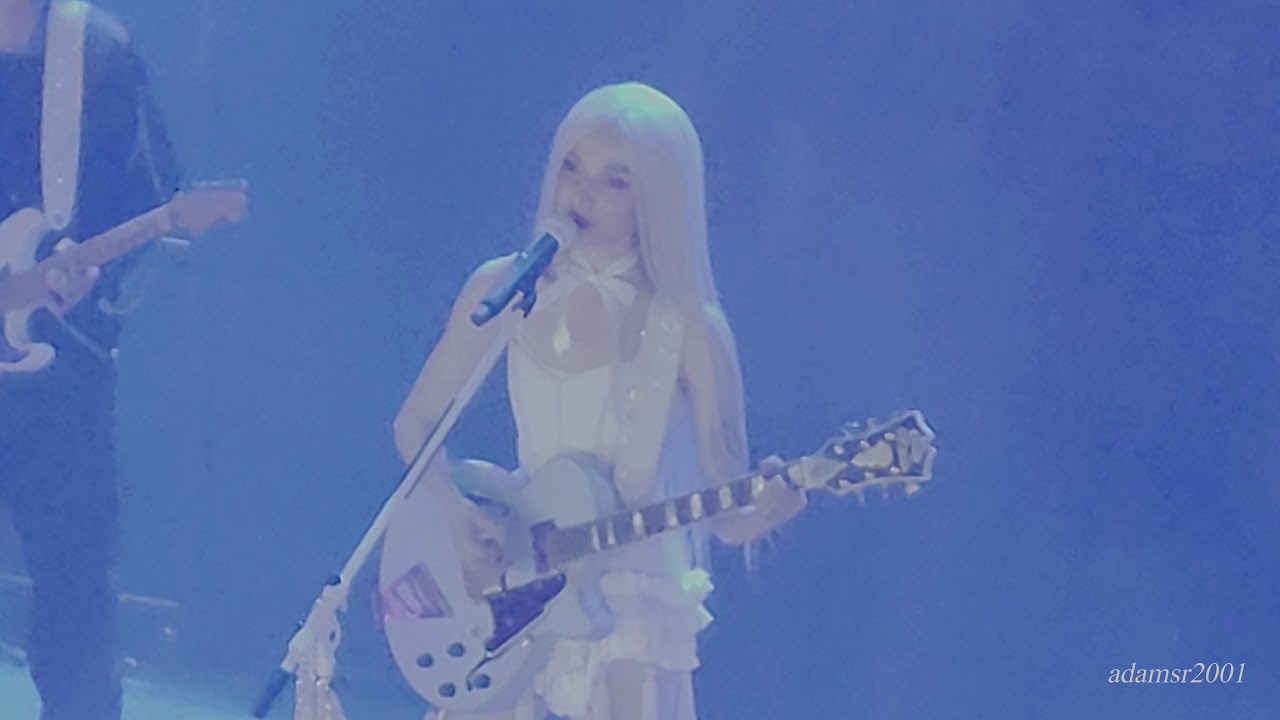 Poppy - Pop Music - Live in Denver - YouTube