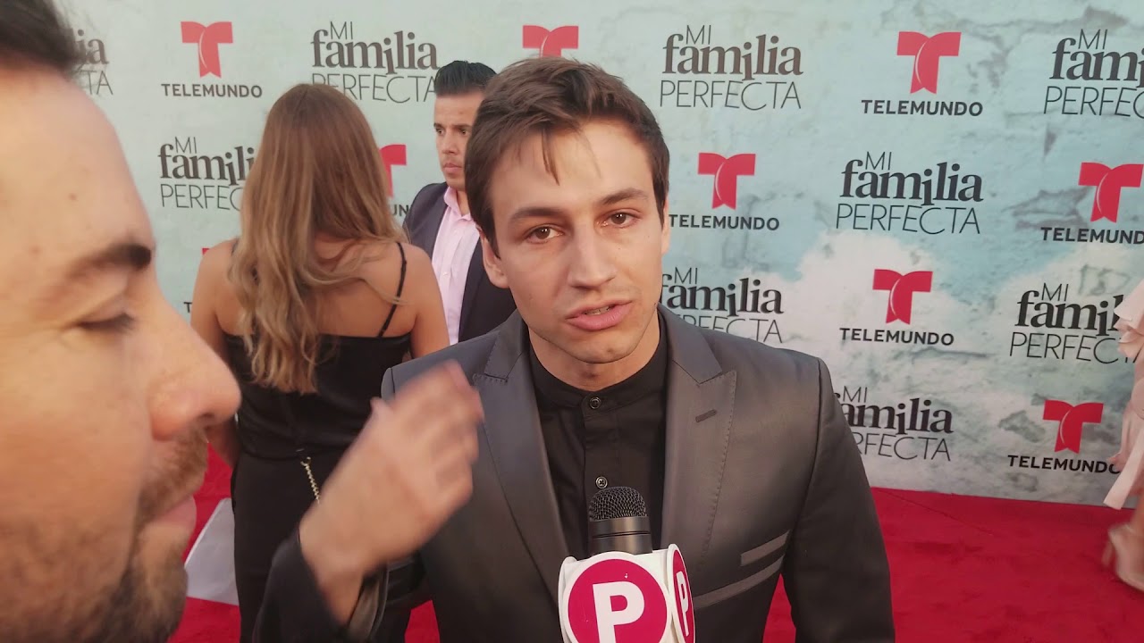 Mi Familia Perfecta red carpet | Gabriel Tarantini - YouTube