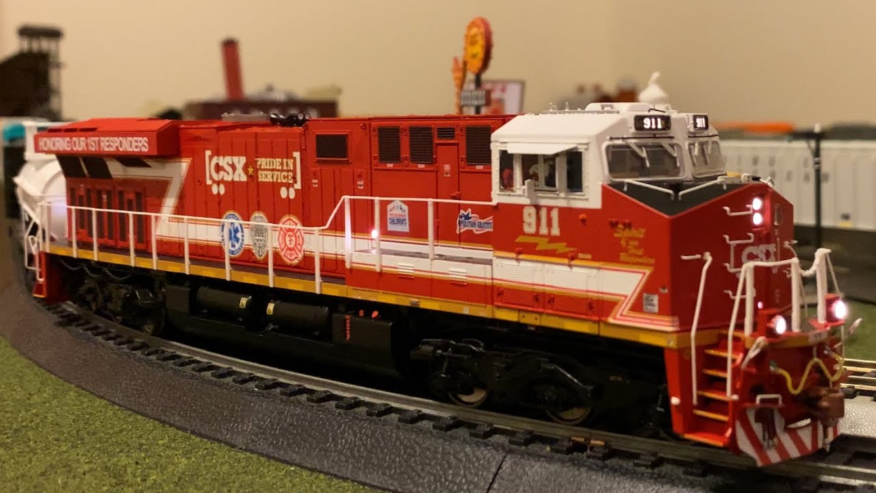 CSX 911 running on the layout full start up sequence and stopping ...