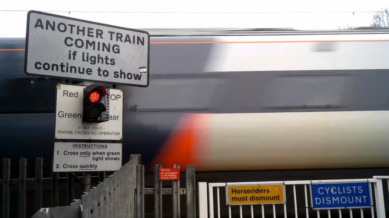 *New Gates* Norton (Runcorn) Level Crossing, Cheshire (01/02/2026 ...