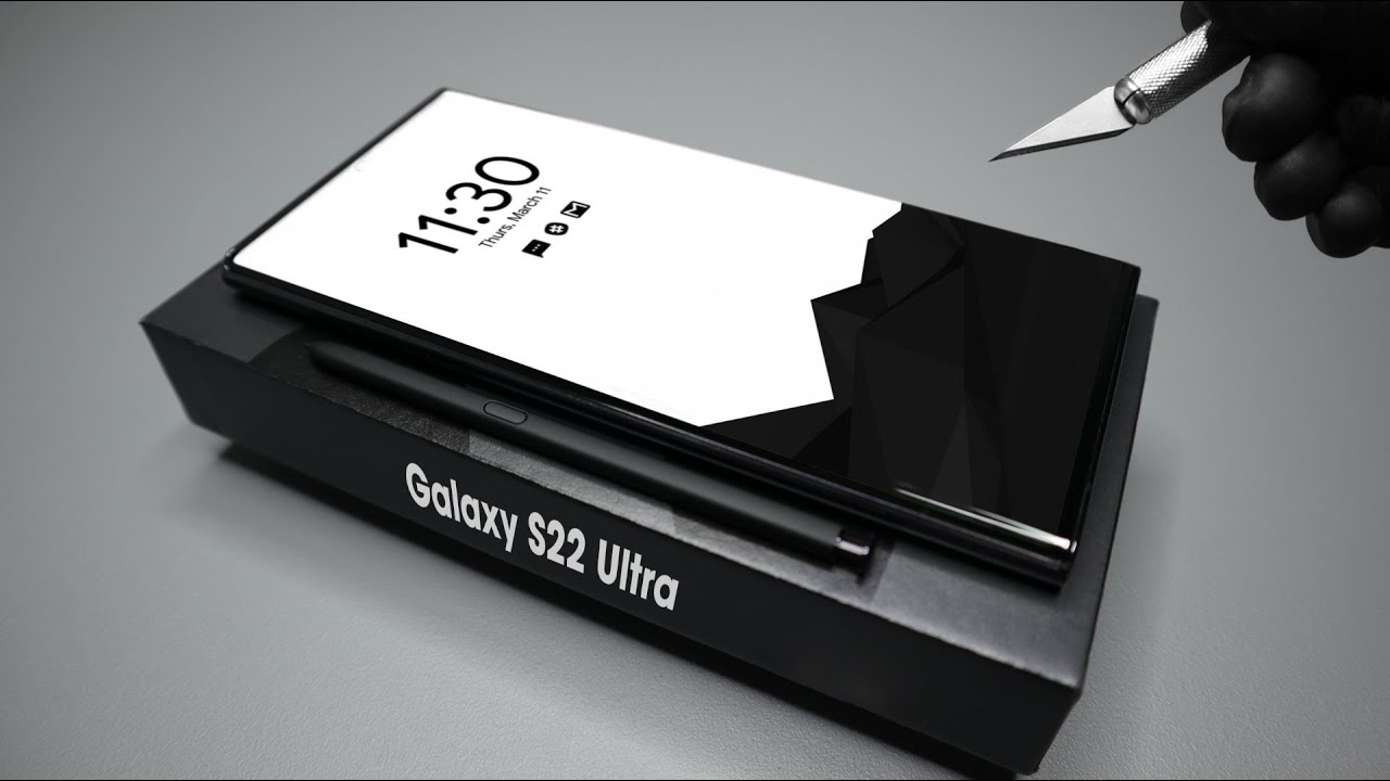 Samsung Galaxy S22 Ultra - 1 Minute Unboxing! - YouTube