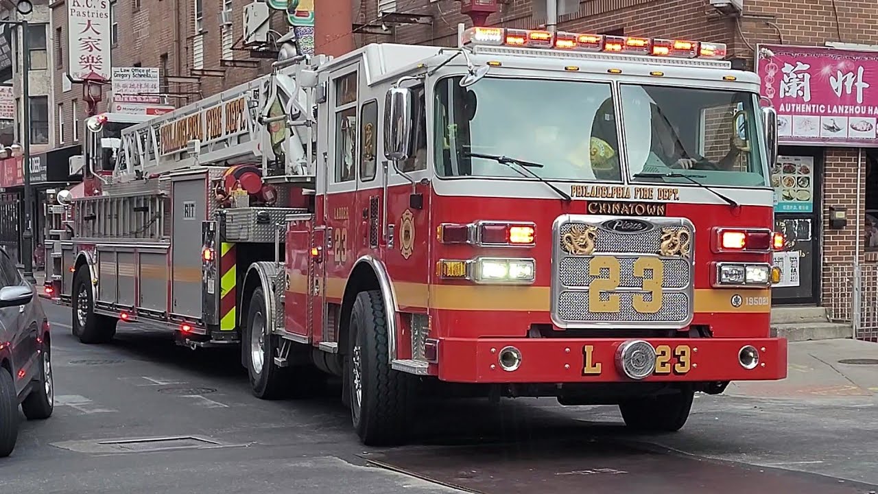 **PEAKED Q & HORN** PFD Ladder 23 & Medic 1 Responding - YouTube