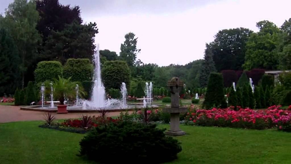 99 Jahre Rosengarten in Forst(Lausitz) - YouTube