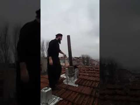 Nusret oktar hoca çatıda noel babayı bekliyor