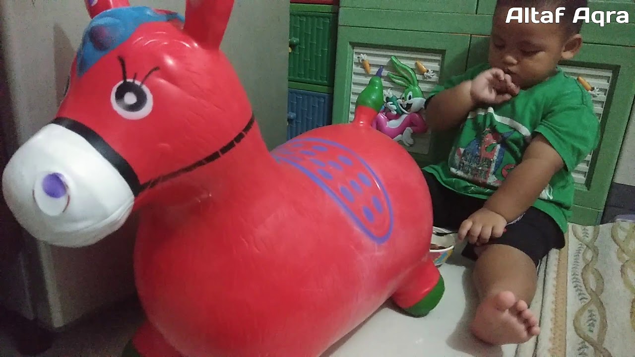 Vlog : KUDA MERAH - YouTube