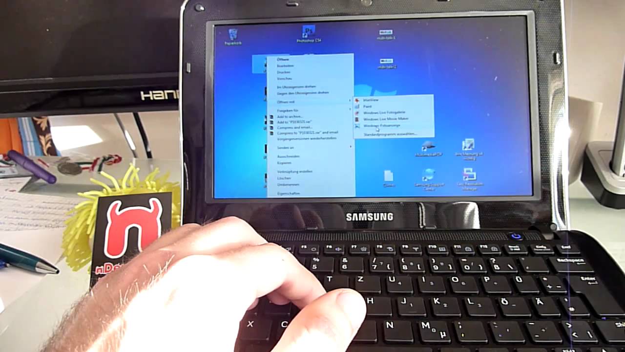 Samsung NF210 Multimedia Review - YouTube