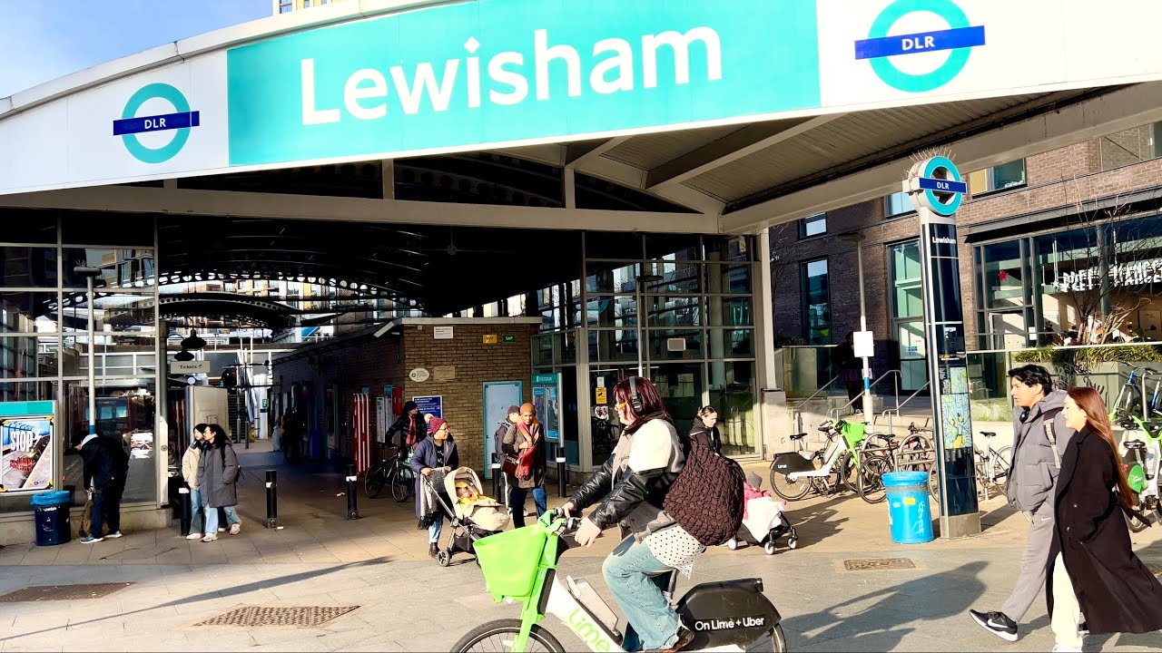 Riding On London Docklands Light Railway | Train With No Driver - YouTube