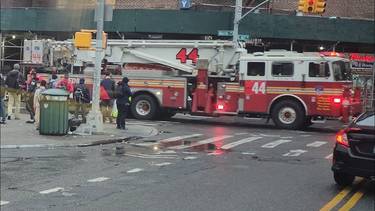 FDNY Engine 92, Ladder 44 (Spare) and Battalion 17 Responding On Morris ...