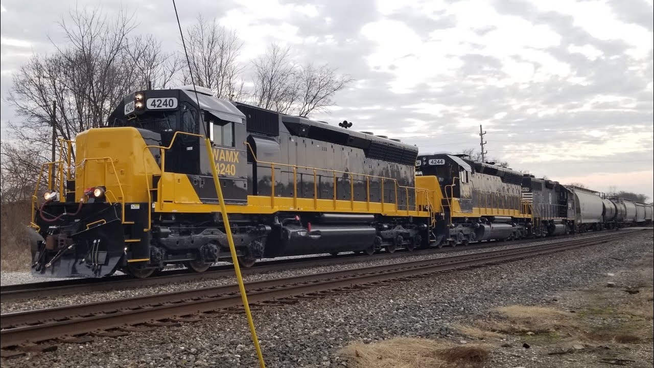 WAMX 4240, WAMX 4244, and FURX 5554 lead a Long DREI 301/CSX Z808 into Terre Haute, IN! - YouTube
