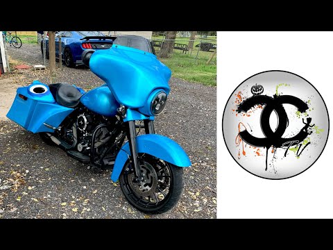 This Harley Davidson Bagger Looks Amazing Vinyl Wrapped! - YouTube