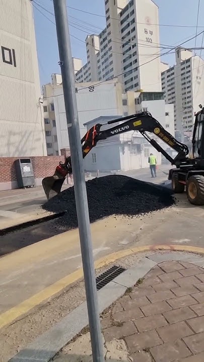 볼보 VOLVO EW60E pro 작업중 - YouTube