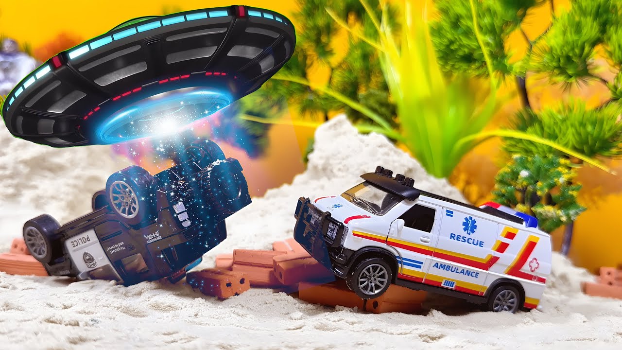 Aliens Attack The Trucks | Toy Car Story - YouTube