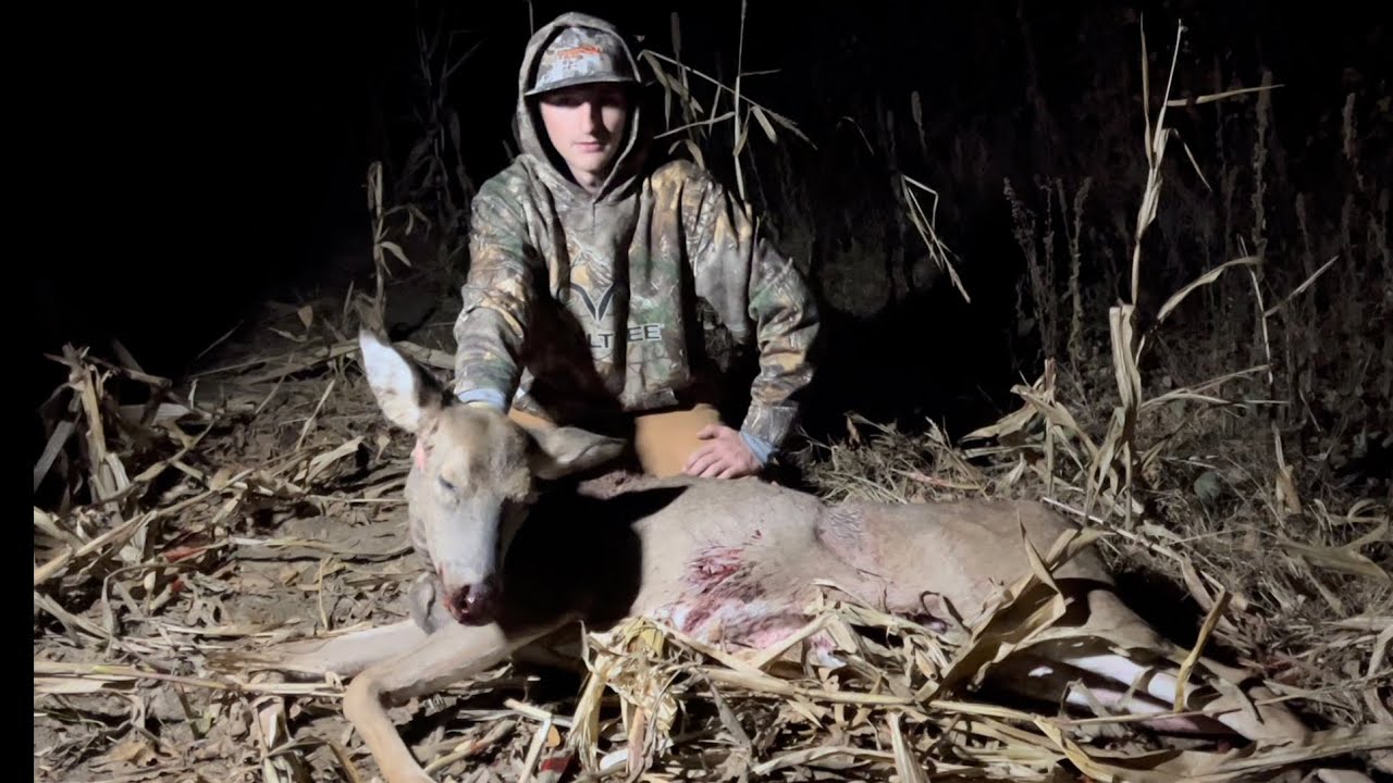 2 doe’s within 15 minutes apart! (Insane shot on “zombie” doe) - YouTube