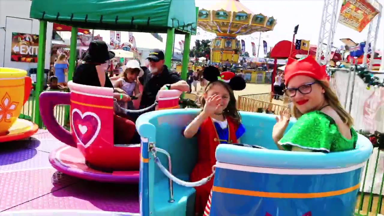 Sydney Santa Spectacular - YouTube