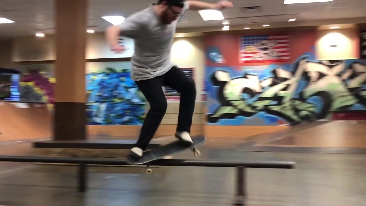 The Skate Session Before Christmas (ERICK WINKOWSKI SANTA CRUZ BOARD ...