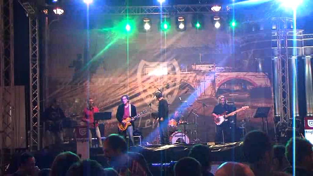 Toa e Toa - Day tripper - YouTube