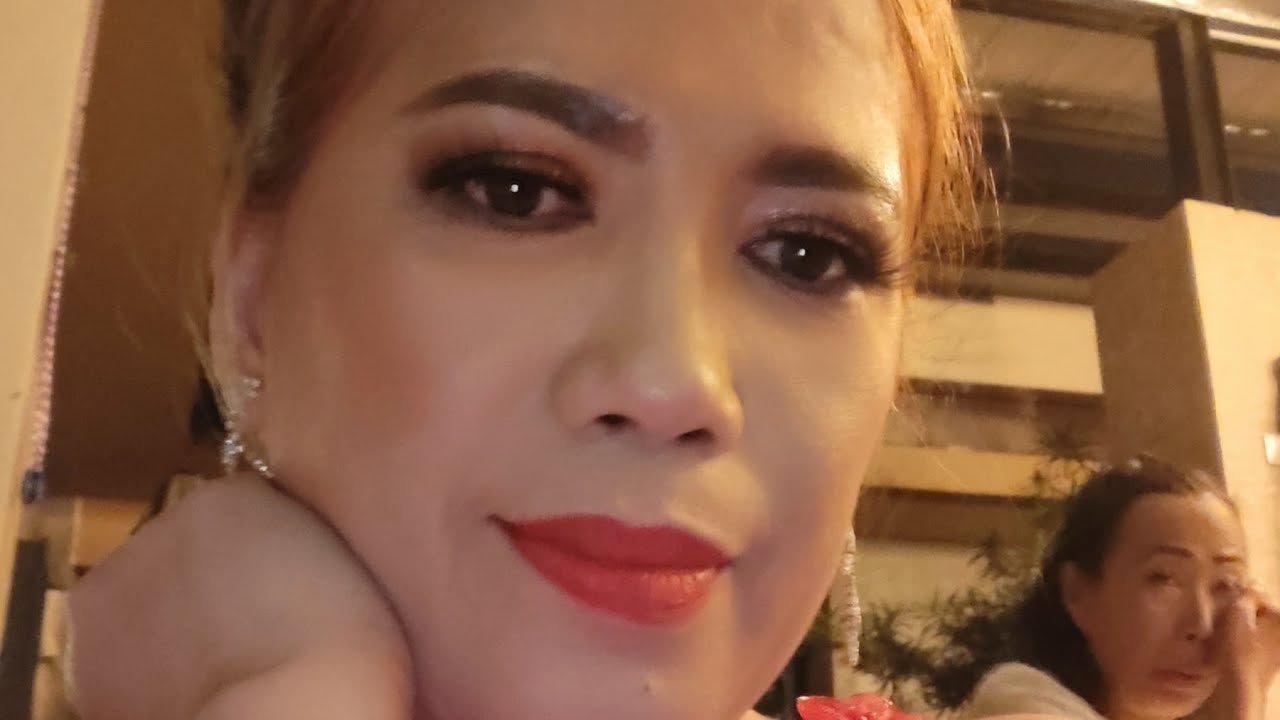 Bernadora Chels Vlog is live! magbigay ng pang Cornetto - YouTube