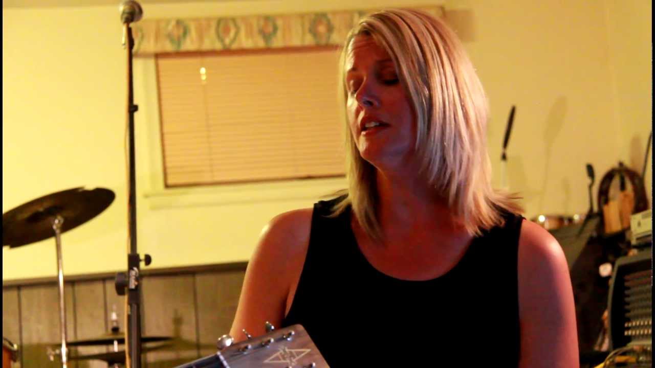 Leslie Malter "Bruises" by Train...Featuring Bill Royce on Guitar - YouTube