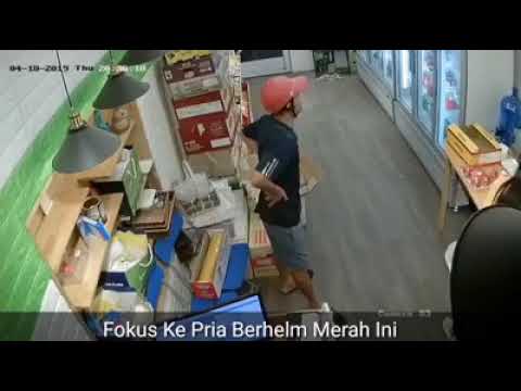 Lihat kelakuan bejad bapak ini...!!! Inget umur pak..