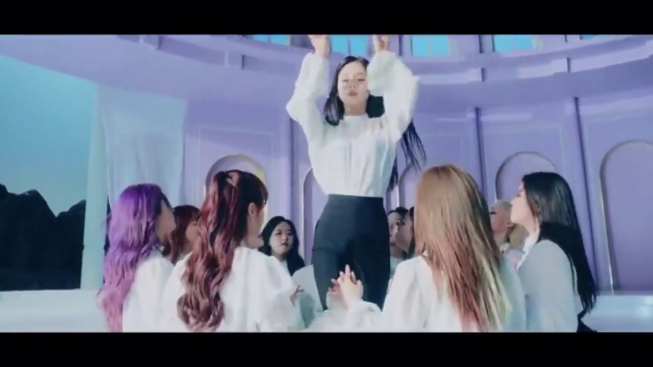 butterfly but every time they say “wings” it gets faster - LOONA - YouTube