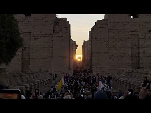Solsticio de invierno, el amanecer se alinea con el templo de Karnak en Luxor, Egipto
