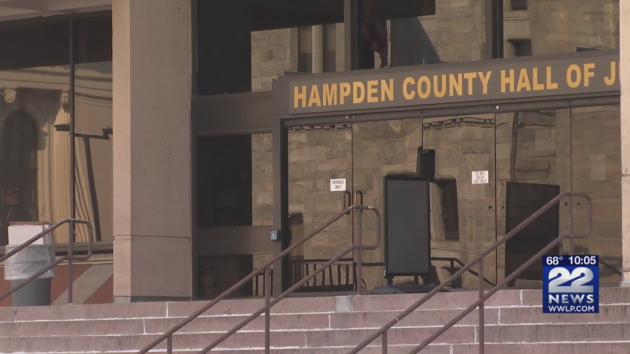 Trial Court chief from Boston tours mold issues at Springfield ...