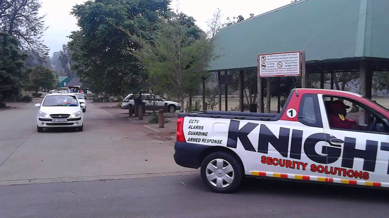 PMB Calies Howick Azalea Float Parade Street March 2 - YouTube