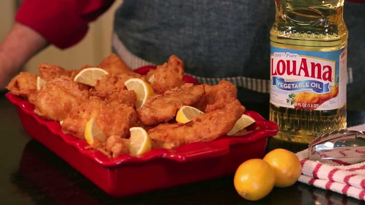 Duck Country's Miss Kay shares a fried fish tip - YouTube