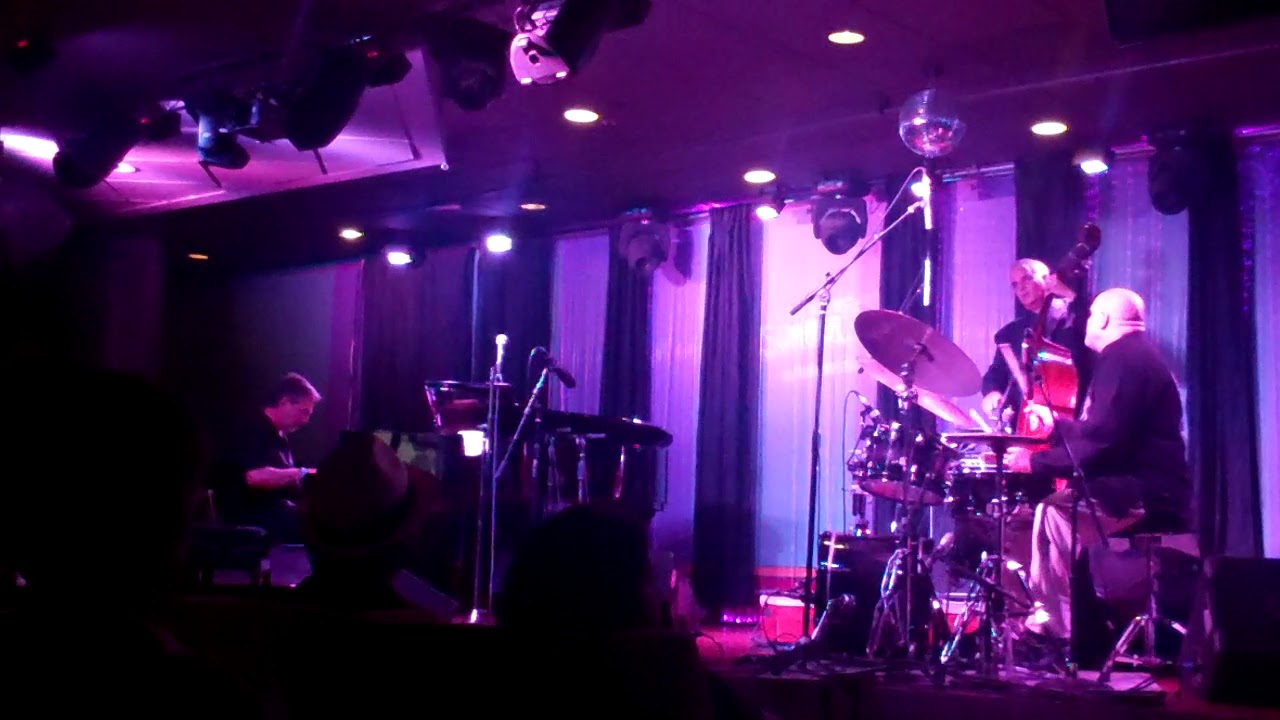 SWINGIN HARD ~ Eric Alexander ( sax) w Peppe Merolla on drums @ San ...