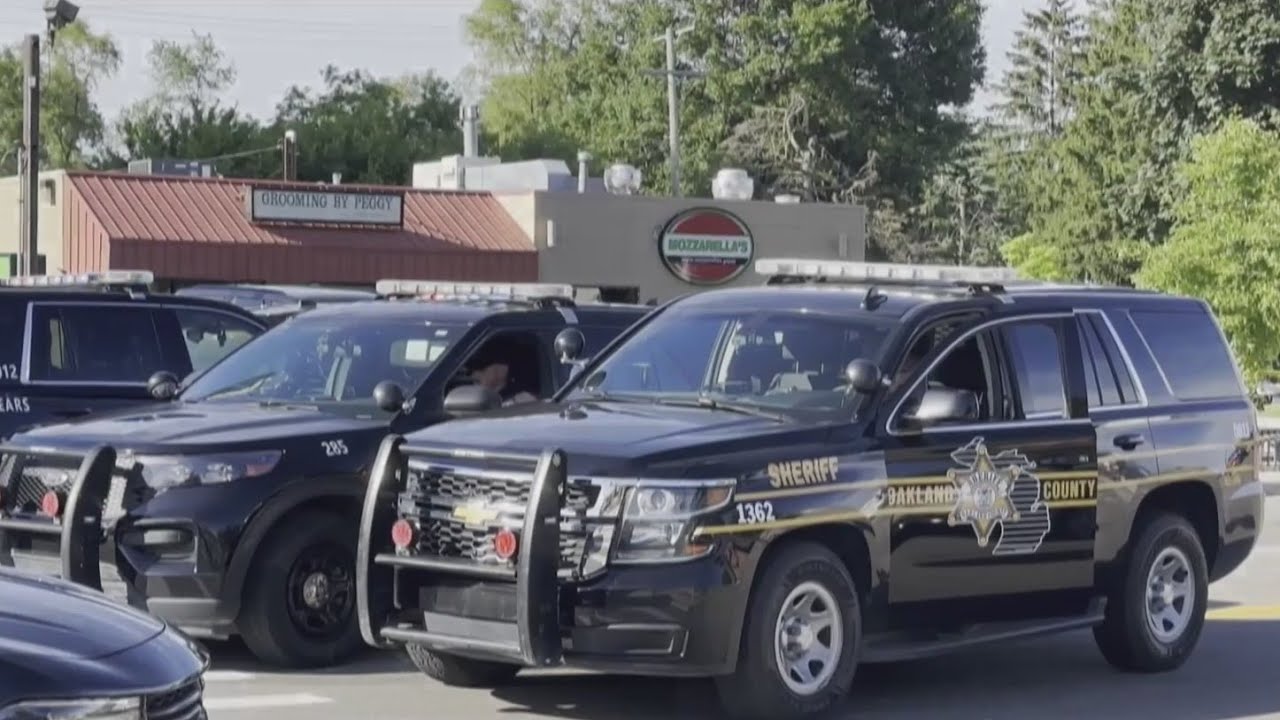 Suspect dead after 9 wounded in "random" shooting at suburban Detroit ...