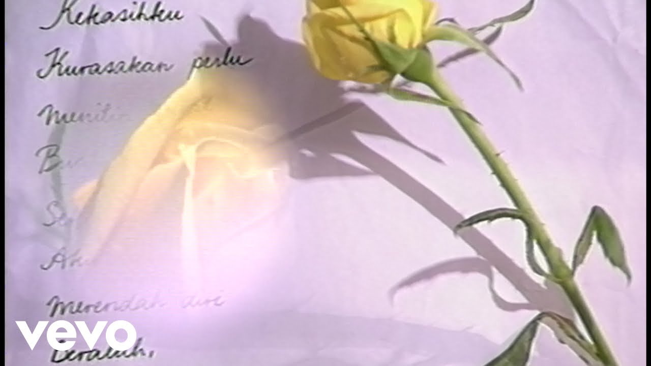 Aishah - Kemaafan Dendam Yang Terindah (Official Music Video) - YouTube