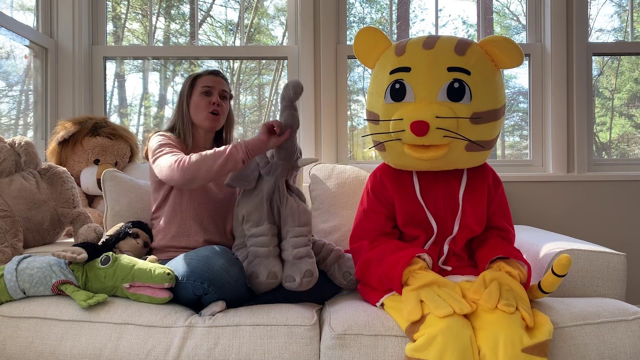 Animal songs with our tiger friend - YouTube