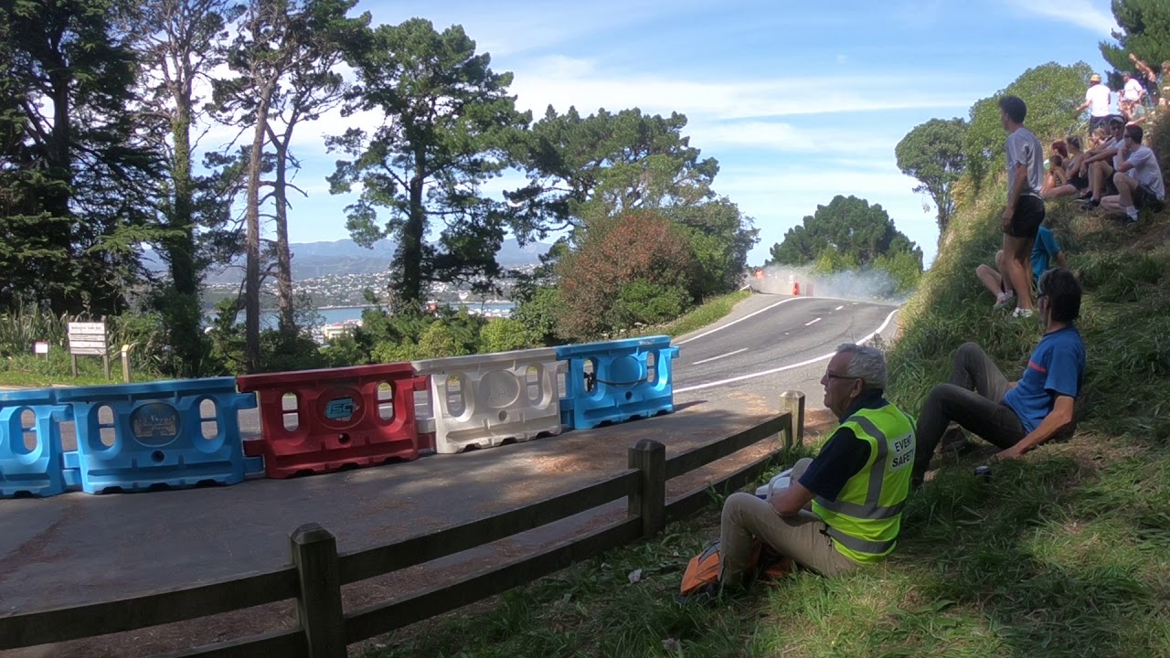Hill Climb Mt Vic 2018 crash - YouTube