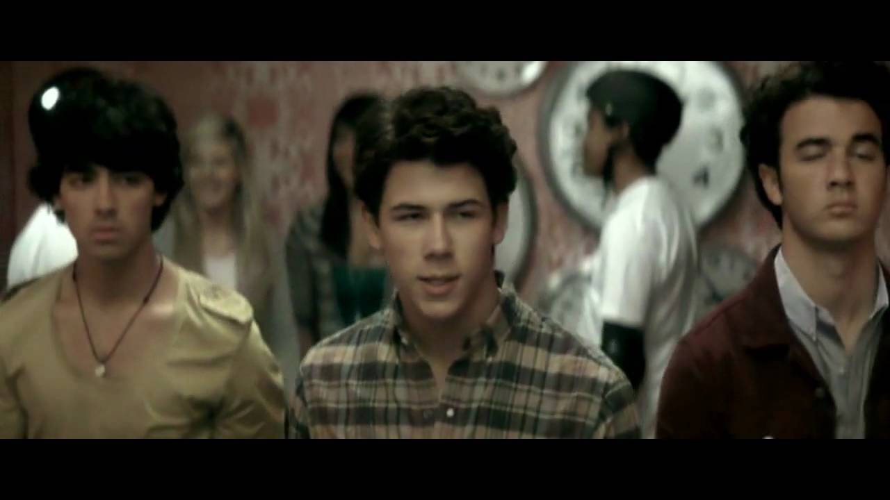 Jonas Brothers - Paranoid (HD) - YouTube