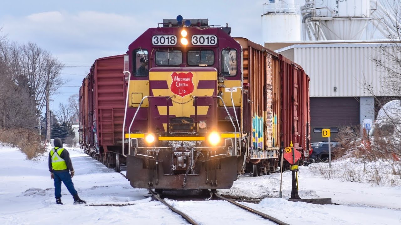 Fallen flags on CN locals! WC 3018 and more in Wisconsin! 2/17/20 - YouTube