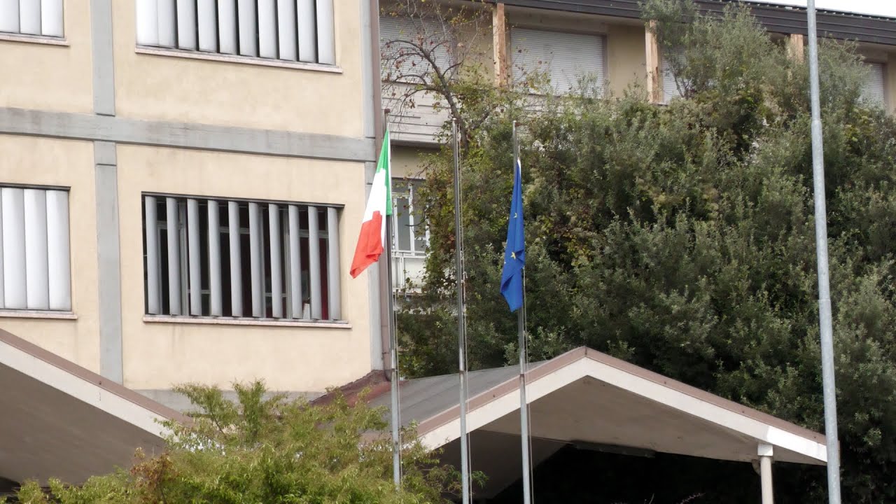 La dirigente dell'ITIS di Cremona, Roberta Mozzi, conclude il suo ...