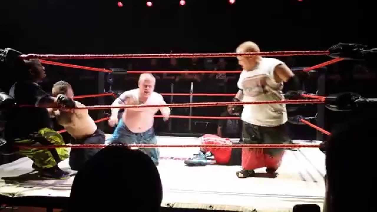 Midget battle royale - YouTube