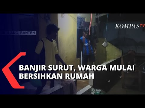 Pasca Banjir di Serang, Warga Pandeglang Mulai Bersihkan Rumah dari Material Bekas Banjir