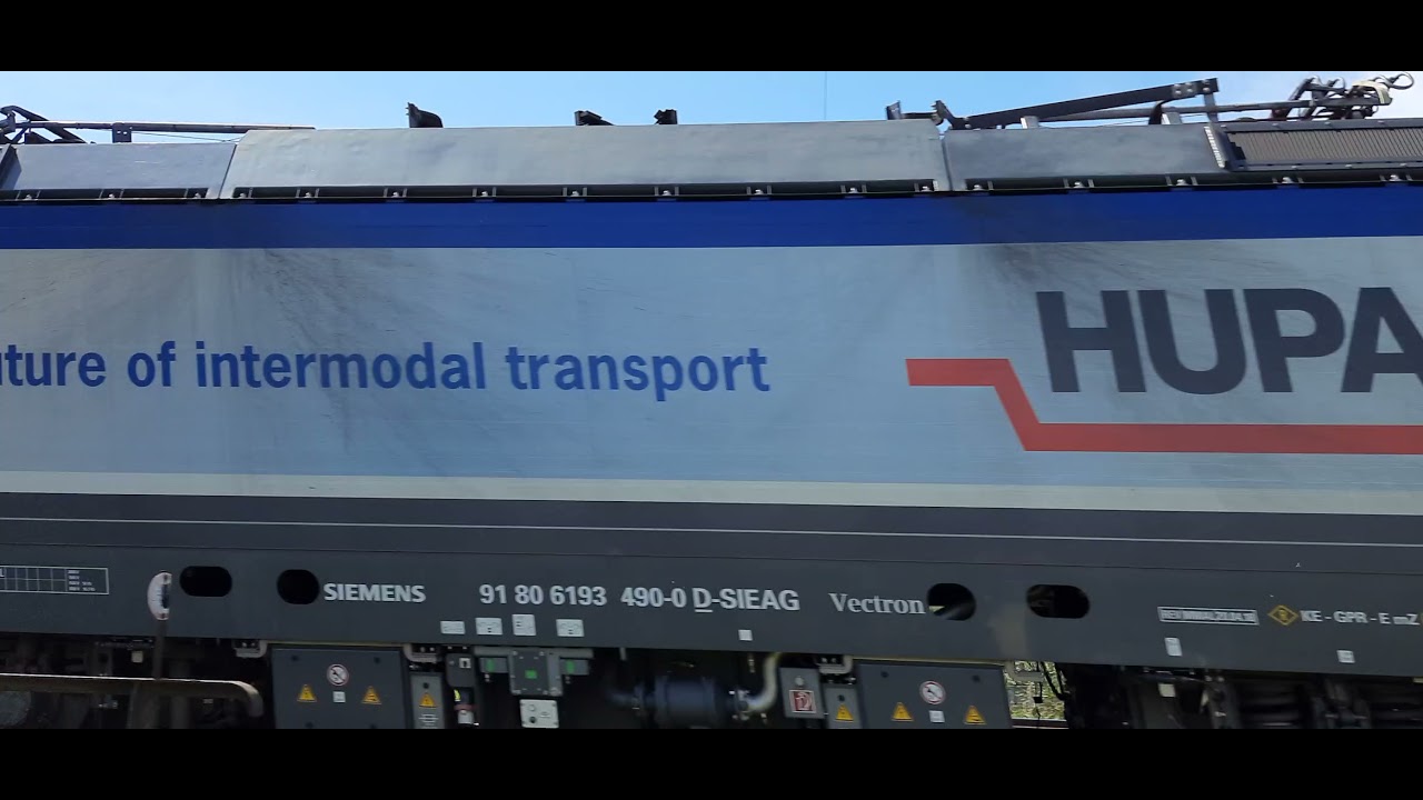 BR 193 490 Vectron von HUPAC mit Containerzug - YouTube