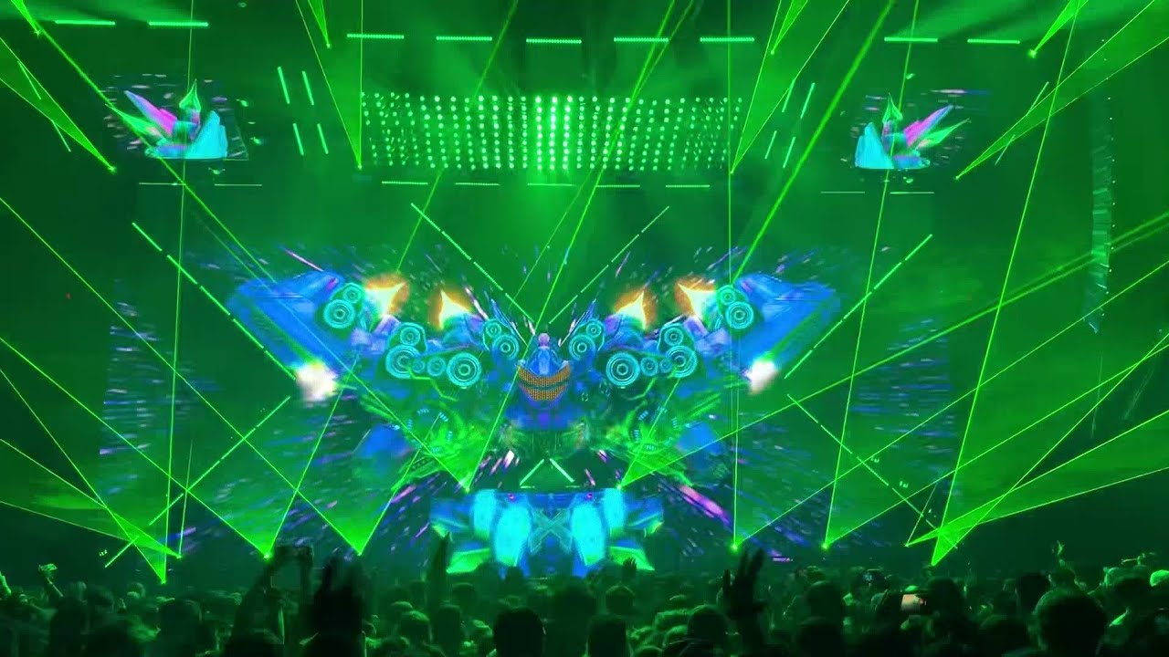 Excision - Amazing Spaceship Visual - YouTube