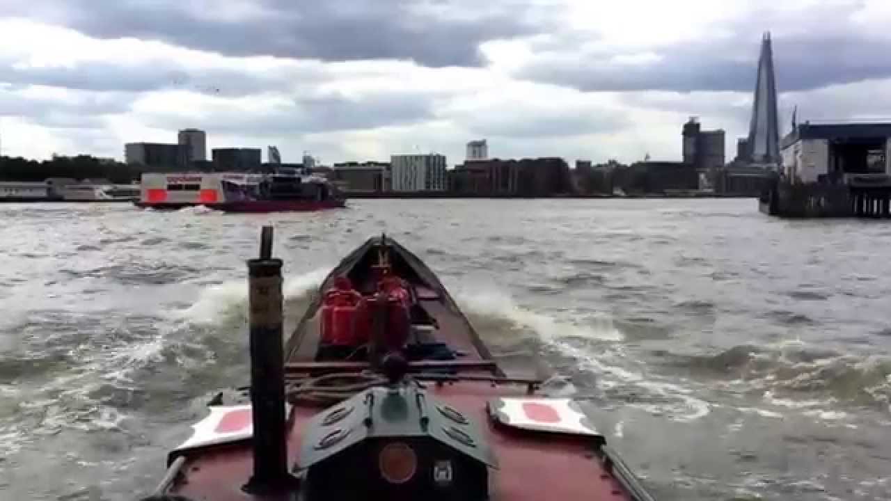 River Thames rough again - YouTube